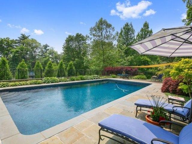 house with 5 bedroom, Stamford CT ES104480446