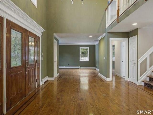 house with 5 bedroom, Stamford CT ES104510701