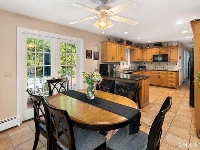 house with 5 bedroom, Stamford CT ES105157214