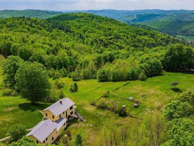 house with 5 bedroom, Strafford VT ES103160777