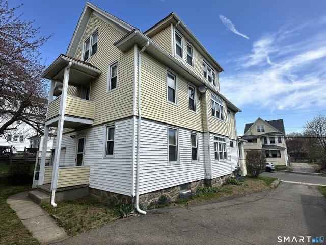 house with 5 bedroom, Stratford CT DLS103099952