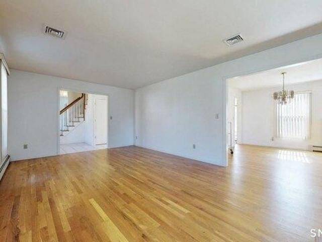 house with 5 bedroom, Stratford CT ES103069765