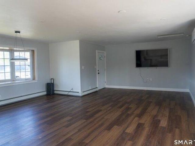 house with 5 bedroom, Stratford CT ES103072805