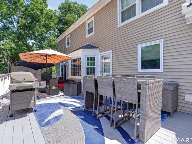 house with 5 bedroom, Stratford CT ES104539494