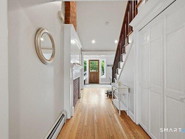 house with 5 bedroom, Stratford CT ES104237854