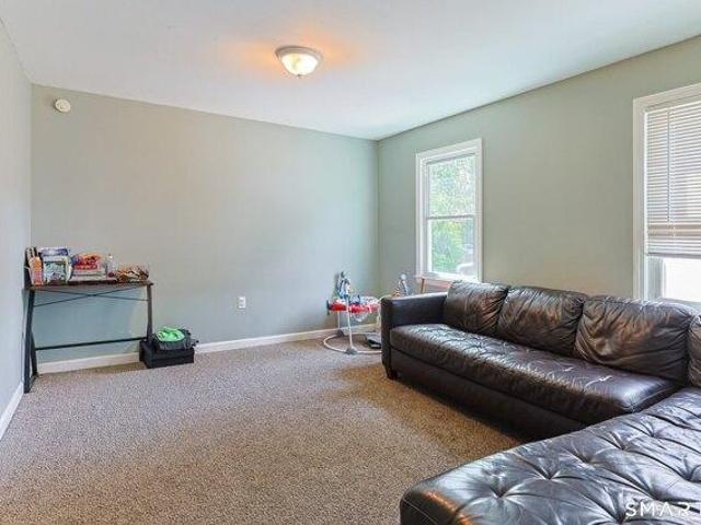 house with 5 bedroom, Stratford CT ES105160785