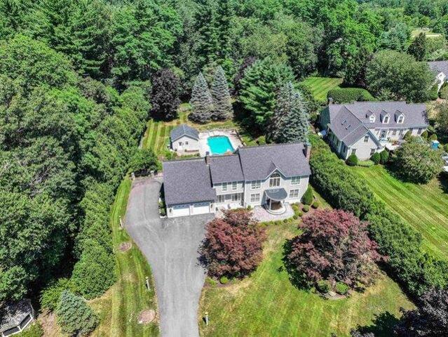 house with 5 bedroom, Stratham NH DLS102157466