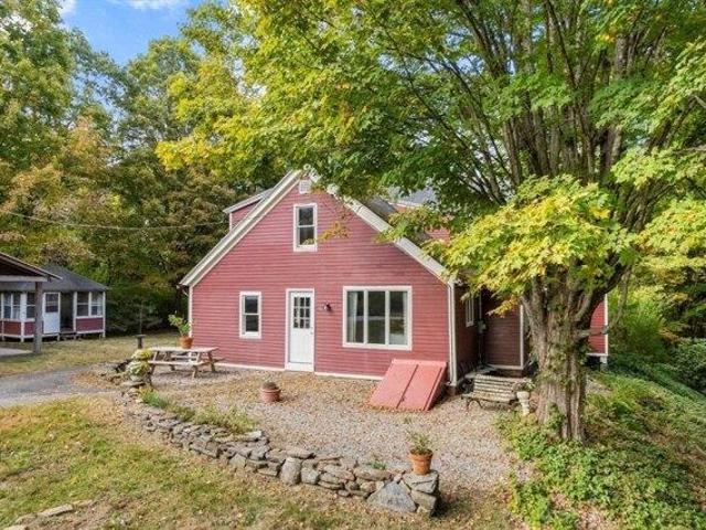 house with 5 bedroom, Sturbridge MA ES103432642