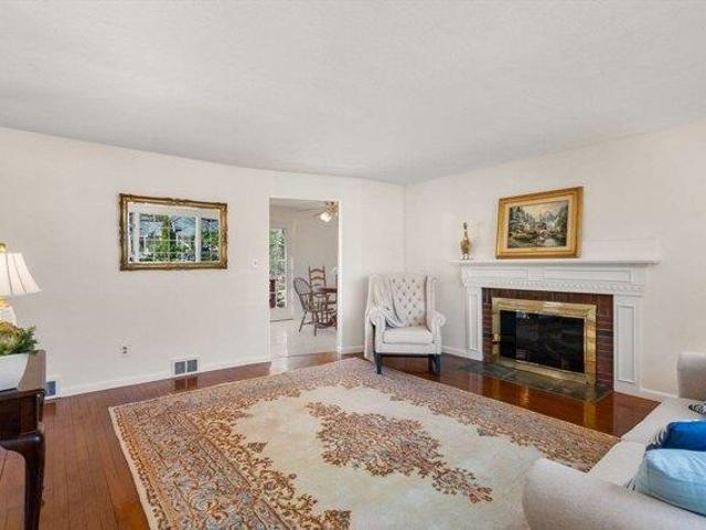 house with 5 bedroom, Sudbury MA DLS102444375