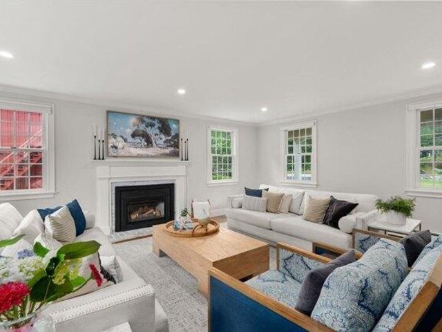 house with 5 bedroom, Sudbury MA ES104192710