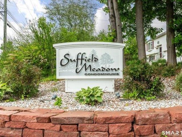 house with 5 bedroom, Suffield CT ES104149077