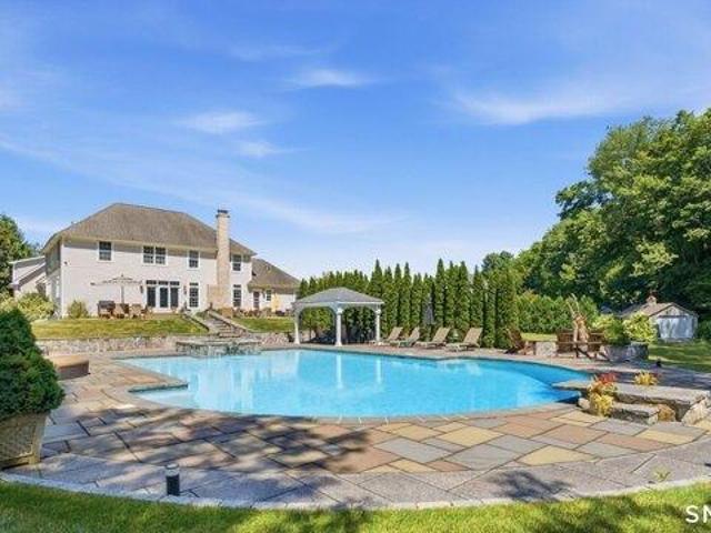 house with 5 bedroom, Suffield CT ES105193460