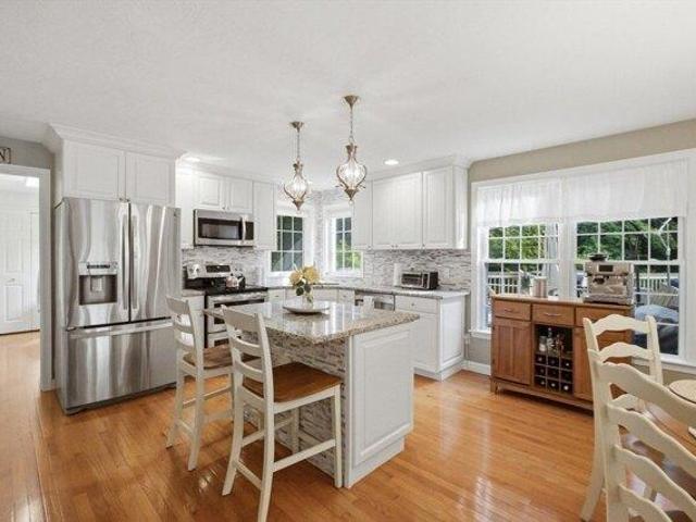 house with 5 bedroom, Sutton MA ES105080039