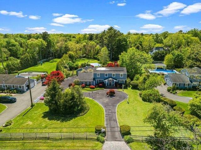 house with 5 bedroom, Syosset NY ES103621279