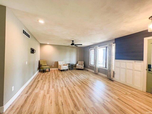 house with 6 bedroom, Topeka IN DS92970650