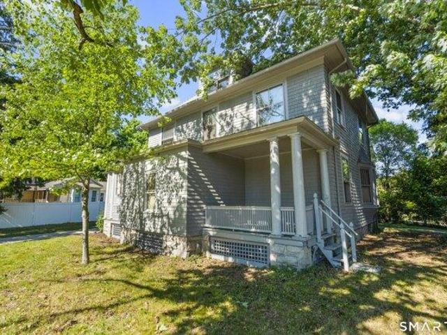house with 6 bedroom, Torrington CT DS104297305