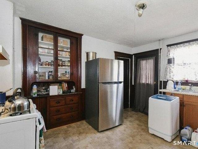 house with 6 bedroom, Torrington CT DS103163180