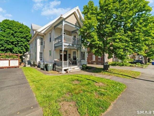 house with 6 bedroom, Torrington CT ES104907008