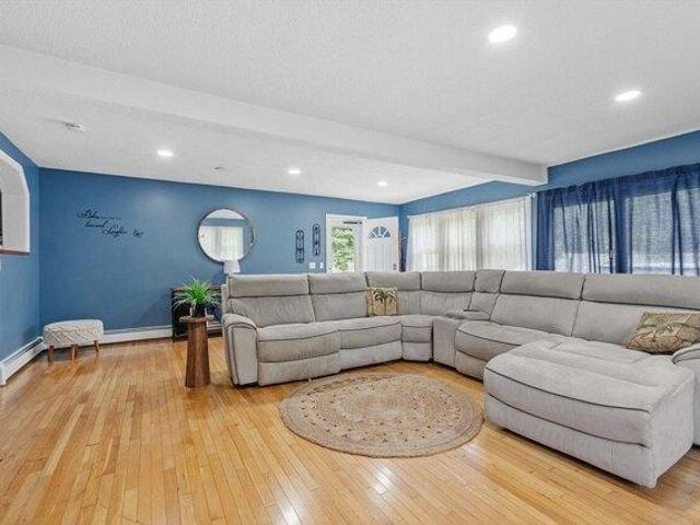 house with 6 bedroom, Townsend MA DLS102344949