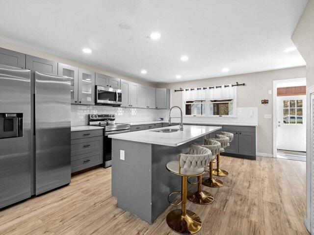 house with 6 bedroom, Townsend MA ES105107647