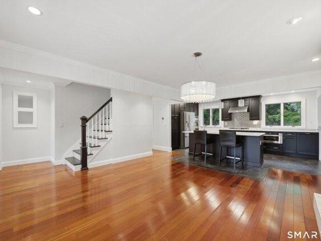 house with 6 bedroom, Trumbull CT DS104116841