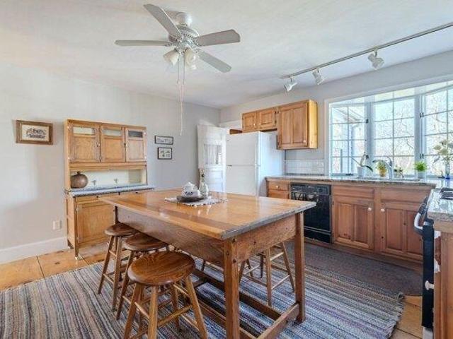 house with 6 bedroom, Truro MA ES103496247