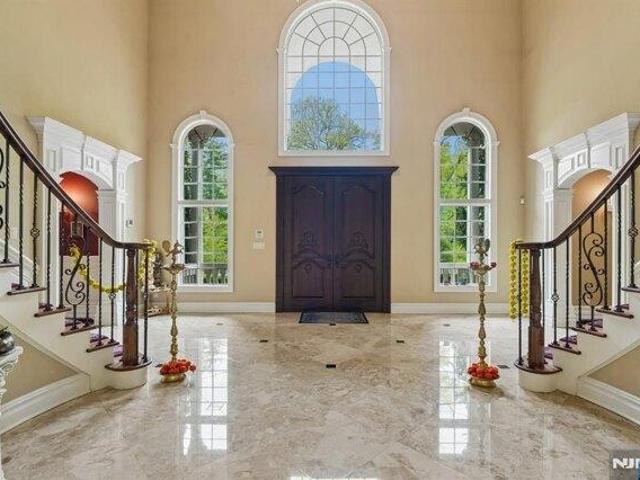 house with 6 bedroom, Upper Saddle River NJ DLS101798915