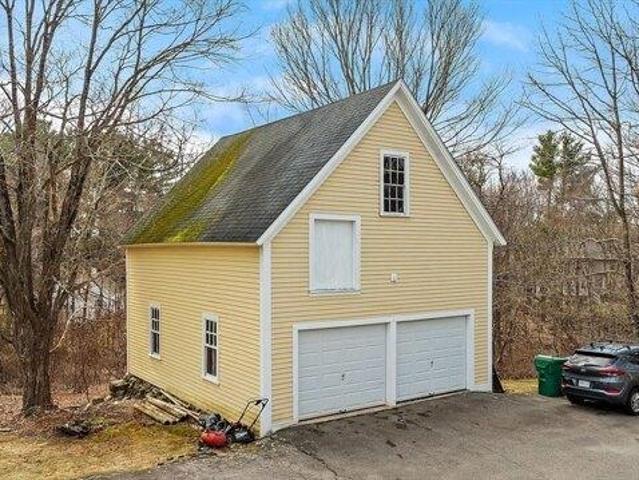 house with 6 bedroom, Upton MA ES104850659