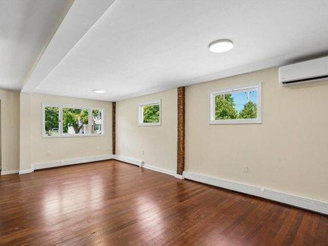 house with 6 bedroom, Uxbridge MA ES105041323