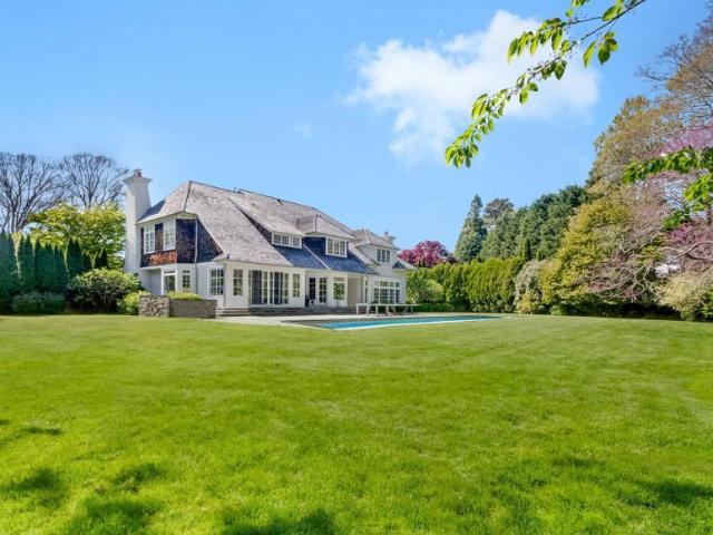 house with 6 bedroom, Village Of East Hampton NY DLS96814852