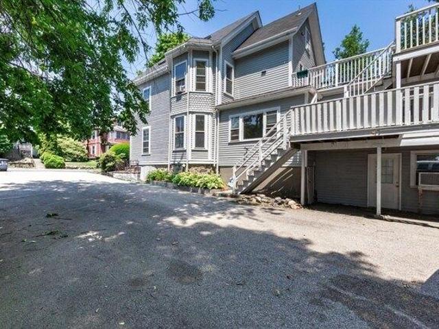 house with 6 bedroom, Waltham MA ES104376891