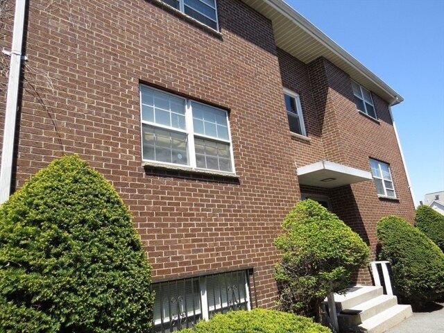 house with 6 bedroom, Waltham MA ES104411088