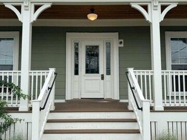 house with 6 bedroom, Waltham MA ES105123325