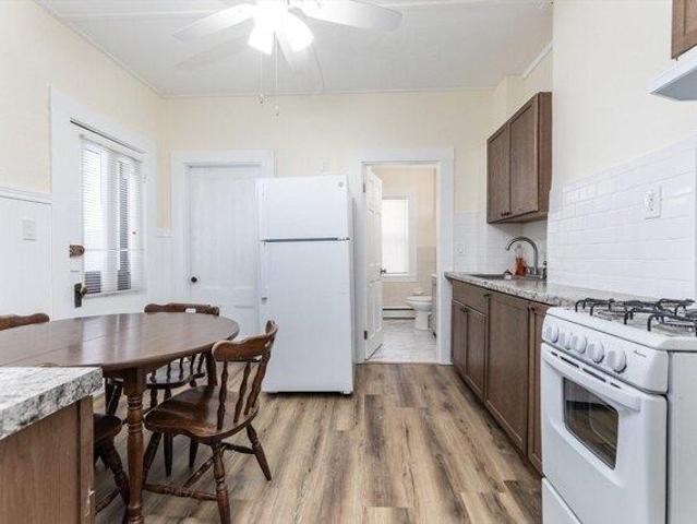house with 6 bedroom, Waltham MA ES103074442