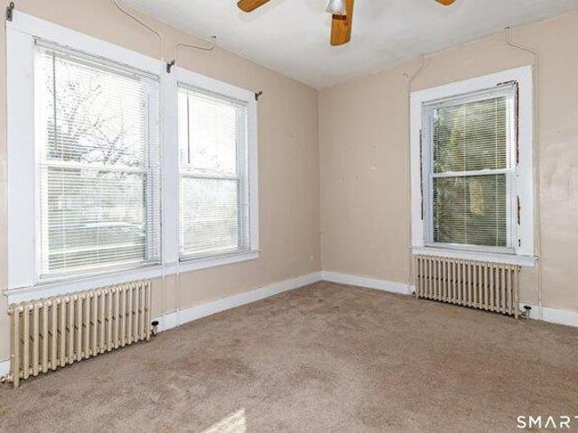 house with 6 bedroom, Wallingford CT ES103928671