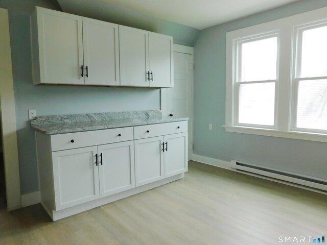 house with 6 bedroom, Wallingford CT ES104233569