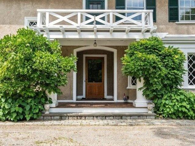 house with 6 bedroom, Walpole MA ES104761387
