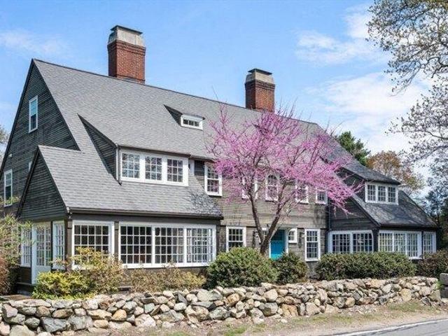 house with 6 bedroom, Walpole MA ES105142106