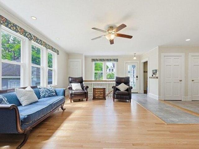 house with 6 bedroom, Walpole MA ES105155956