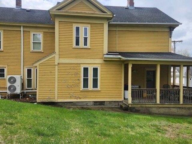 house with 6 bedroom, Warren MA ES104994675
