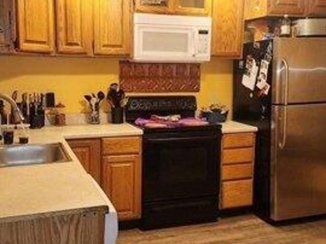 house with 6 bedroom, Warren MA ES105080465