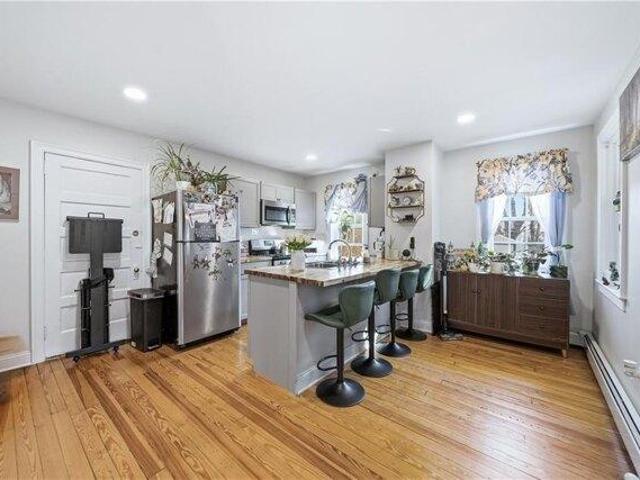 house with 6 bedroom, Warren RI ES104787746