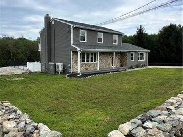 house with 6 bedroom, Warren RI ES105109478