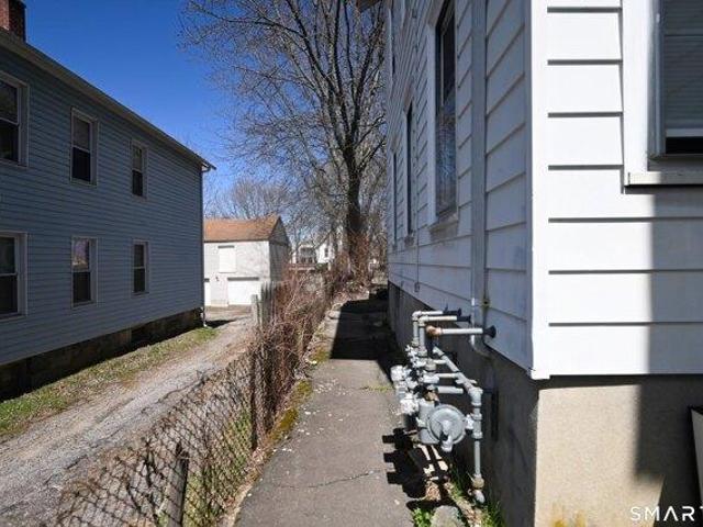 house with 6 bedroom, Waterbury CT DS102595361