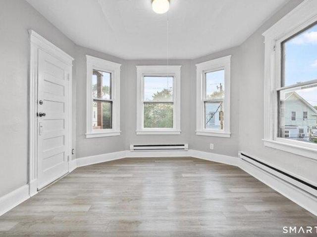 house with 6 bedroom, Waterbury CT DS104190342
