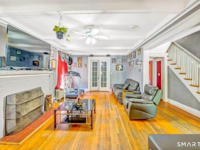 house with 6 bedroom, Waterbury CT ES104853539