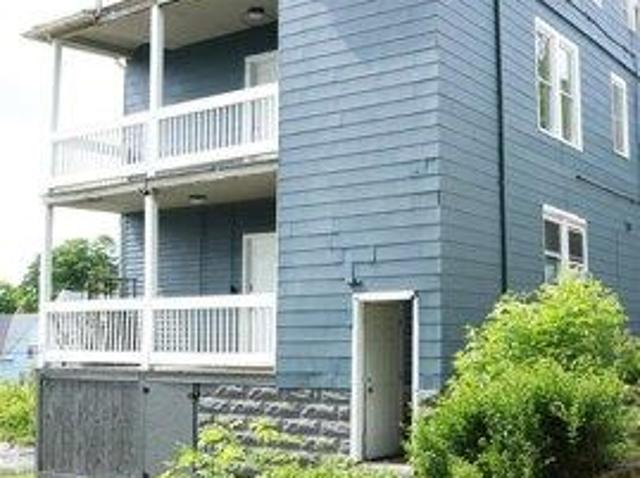house with 6 bedroom, Waterbury CT ES104115435