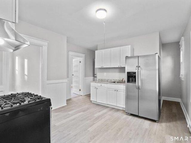 house with 6 bedroom, Waterbury CT ES104190342