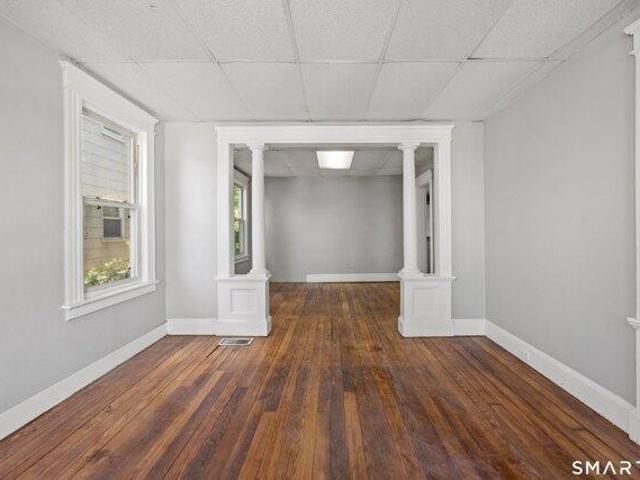 house with 6 bedroom, Waterbury CT ES105160668