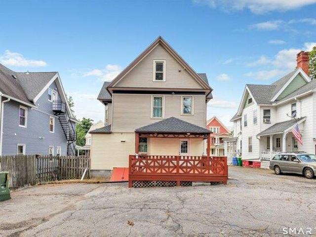 house with 6 bedroom, Waterbury CT ES105279541